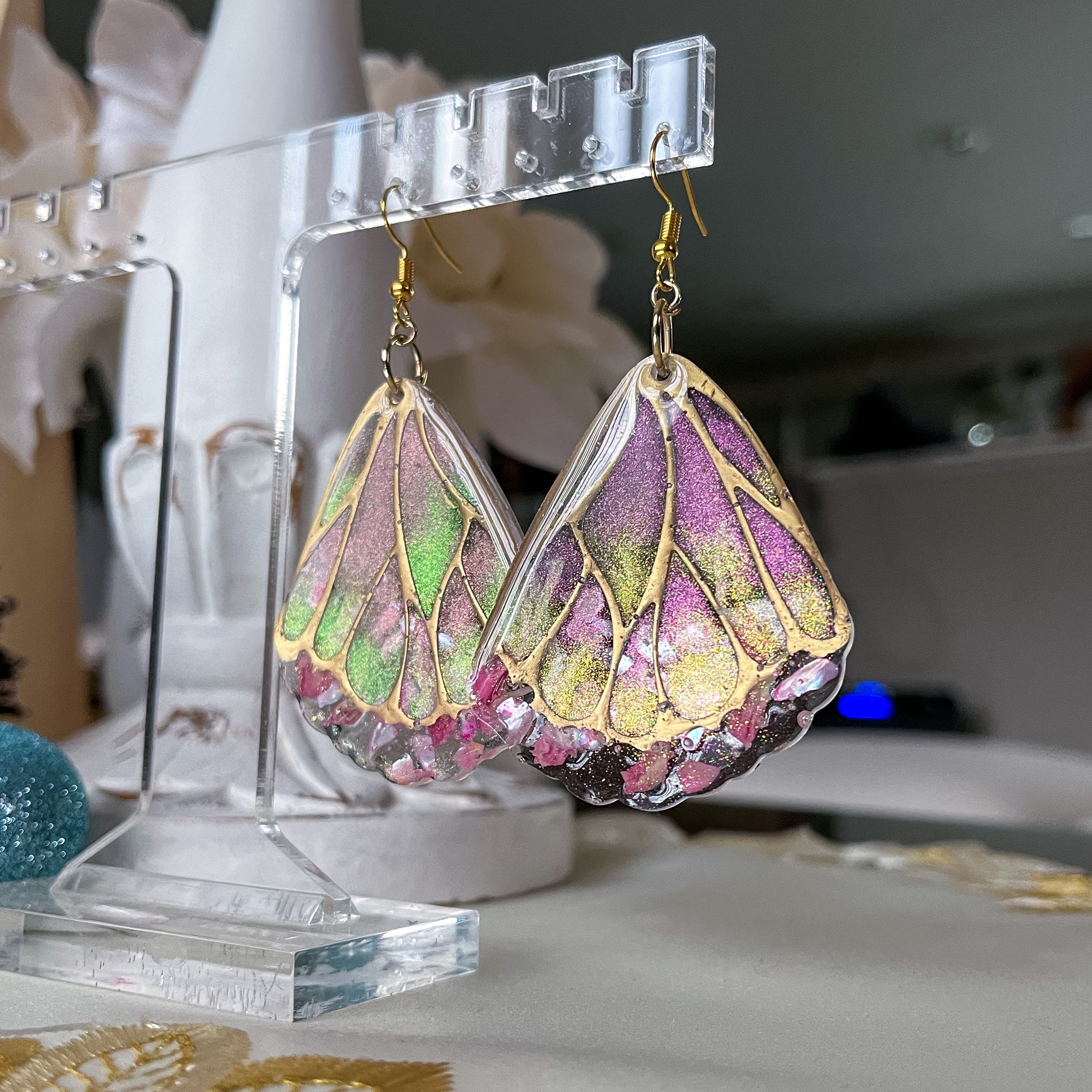 Amazing UV Resin for Jewelry and Crafts – Alumilite